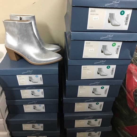 Universal Thread | Shoes | New Universal Thread Malby Boot With Memory ...